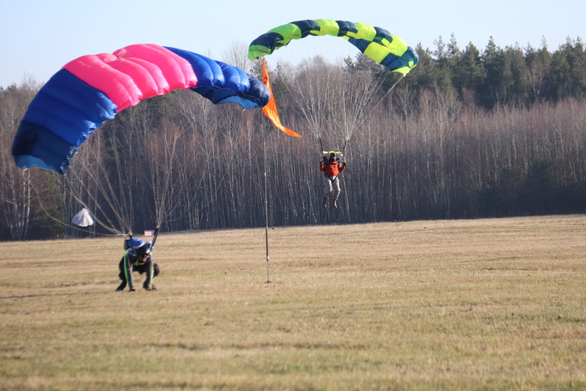 Funjump – Beer, Skydiving & Rock'n Roll